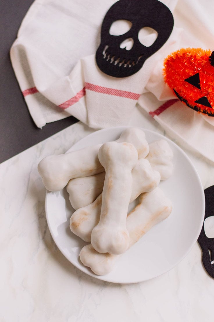 Halloween Treat: Bones Cookies - Messy Momma Crafts