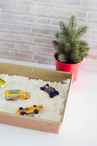 DIY Fake Snow for Sensory Bins - Messy Momma Crafts